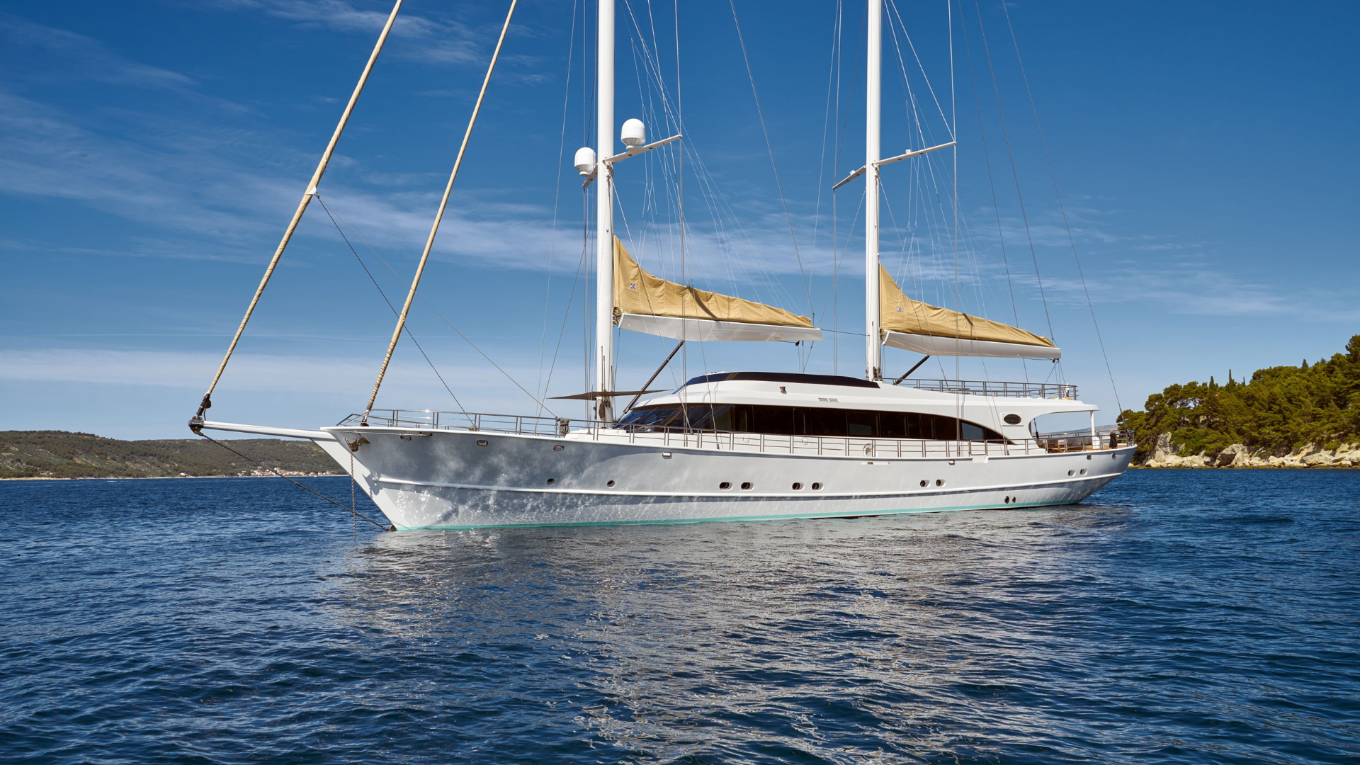 Why an Expert Yacht Charter Broker is Key to Your Perfect Vacation ...